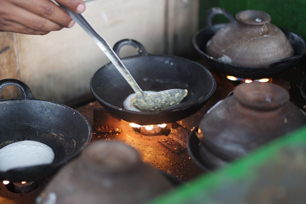 8 Jenis Serabi dengan Rasanya yang Khas dari Berbagai Daerah di Indonesia