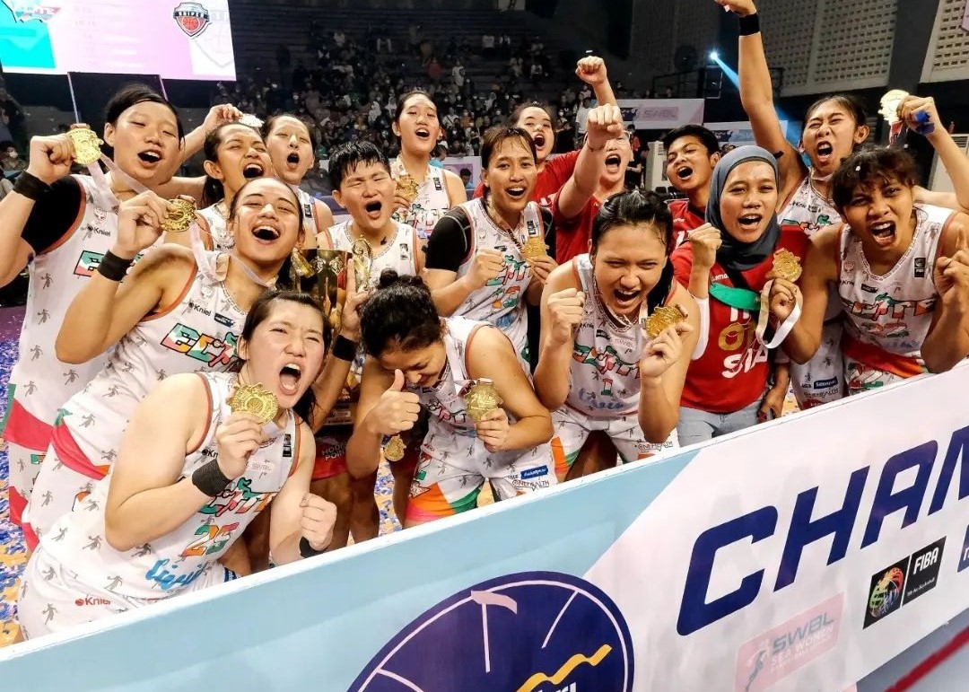 Timnas Basket Putri Angkat Piala di Liga Basket Putri Asia Tenggara