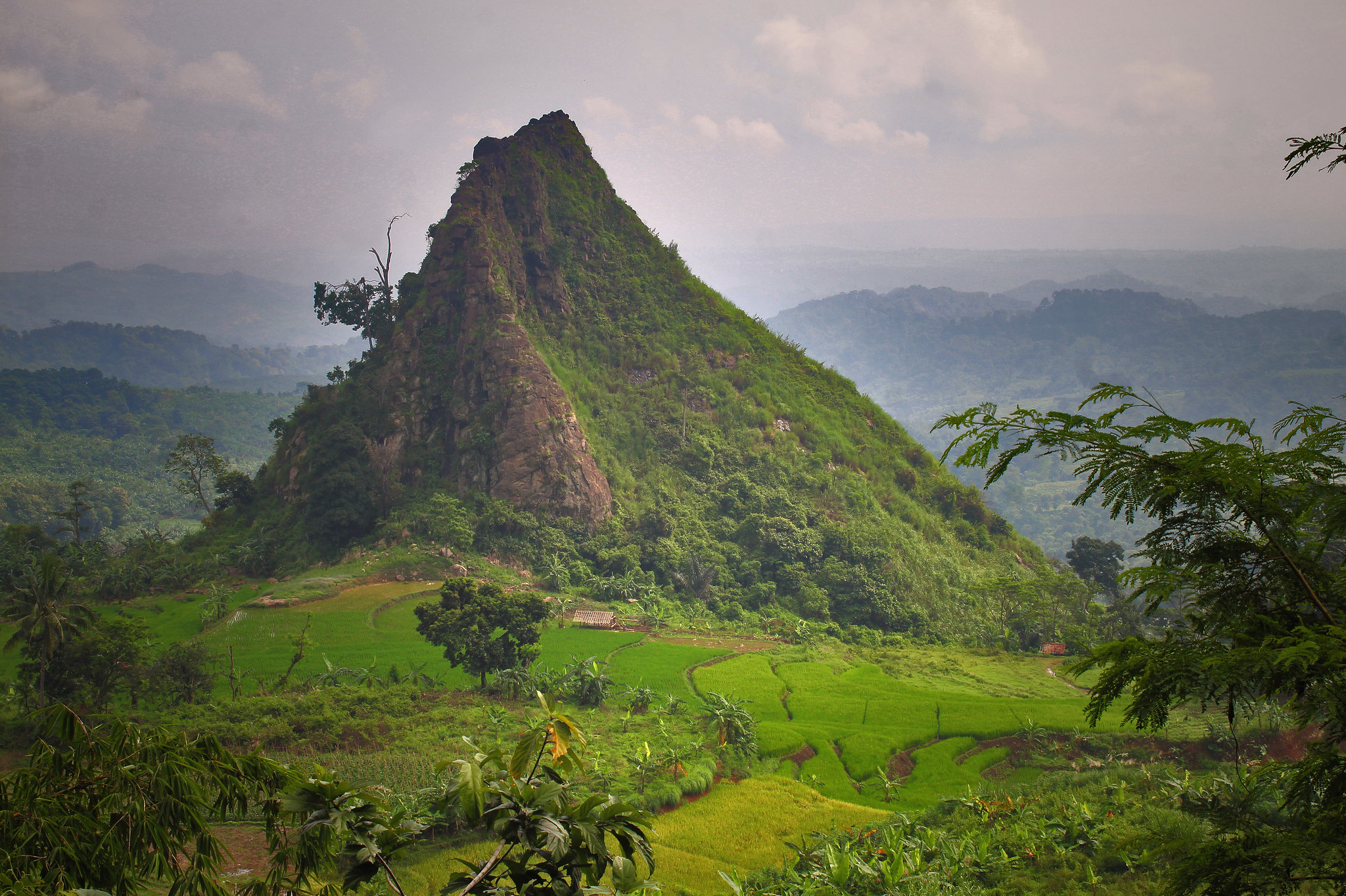 Keindahan Gunung Bubut, Gunung Api Purba dari Soreang yang Sudah Lama Mati