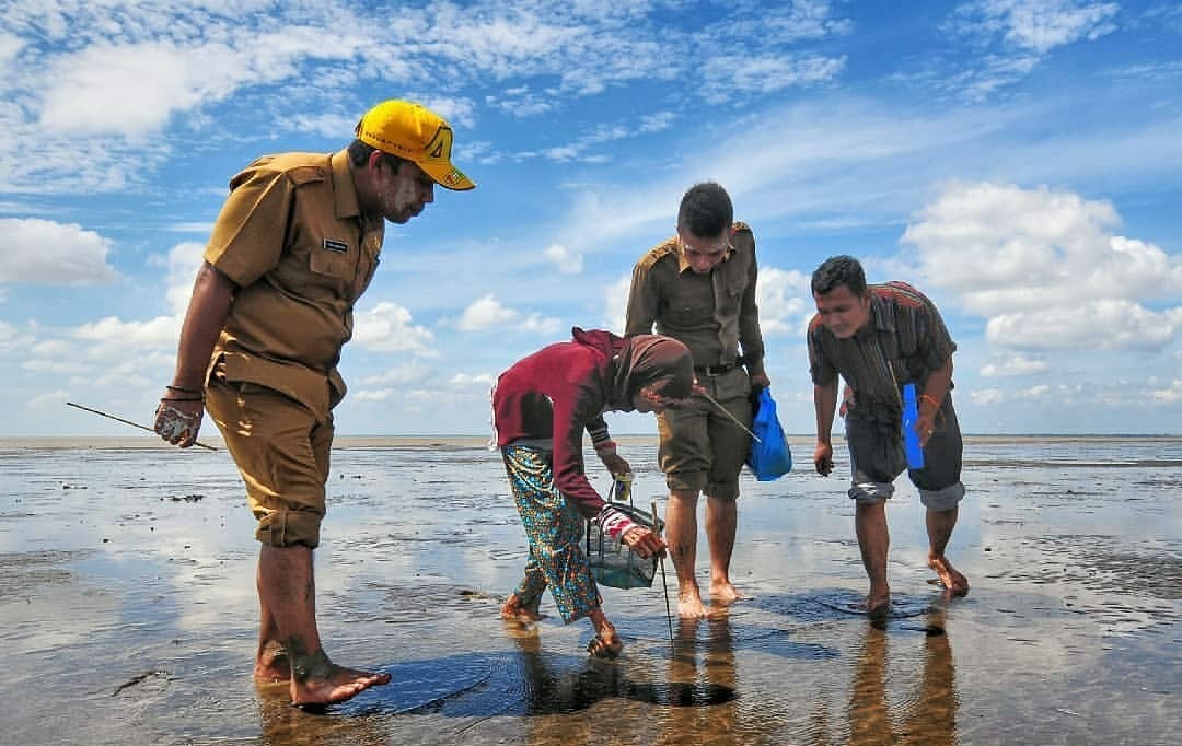 Suku Duano, Penjaga Laut di Pesisir Sumatra yang Justru Terancam Air Laut