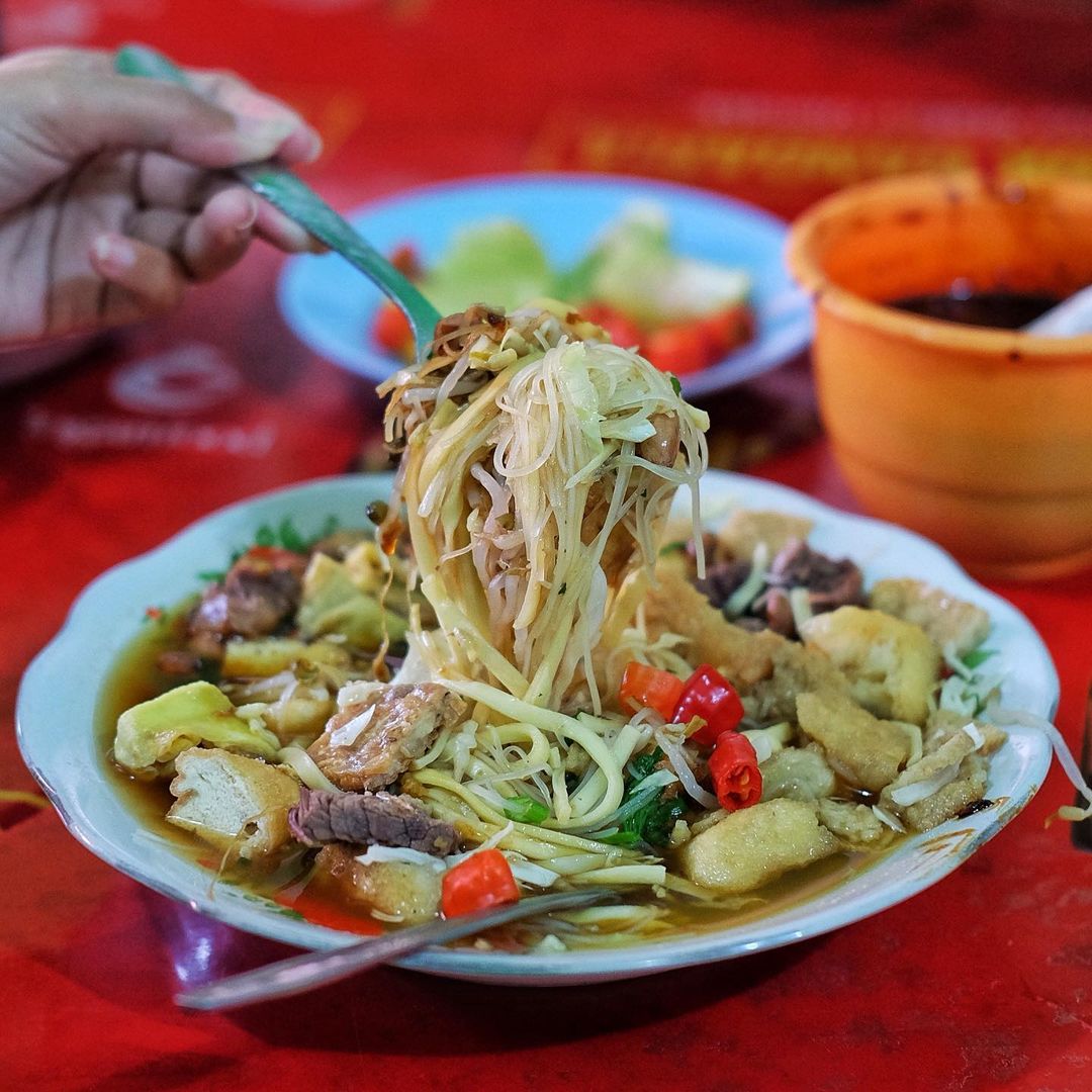 Bakmi Toprak, Makanan 12 Isian Khas Solo