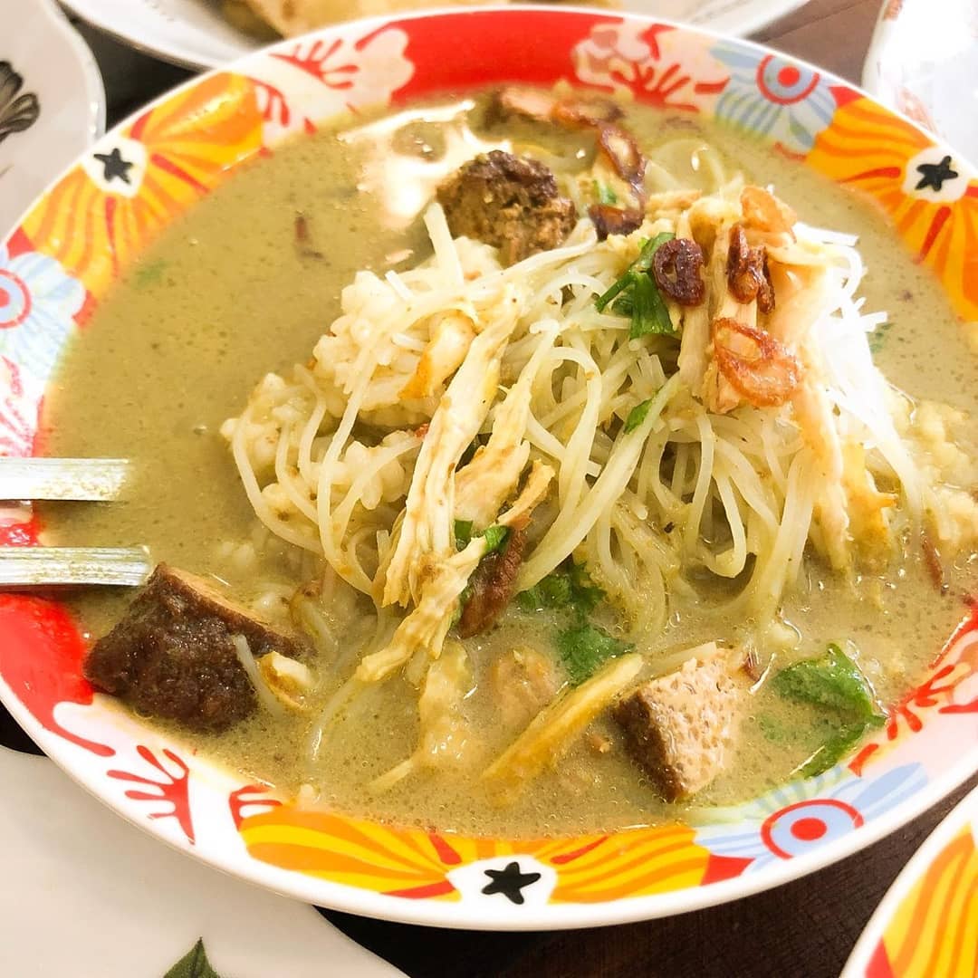 Menyantap Lesah di WM D'Lesah, Soto Khas Magelang Berkuah Santan nan Gurih