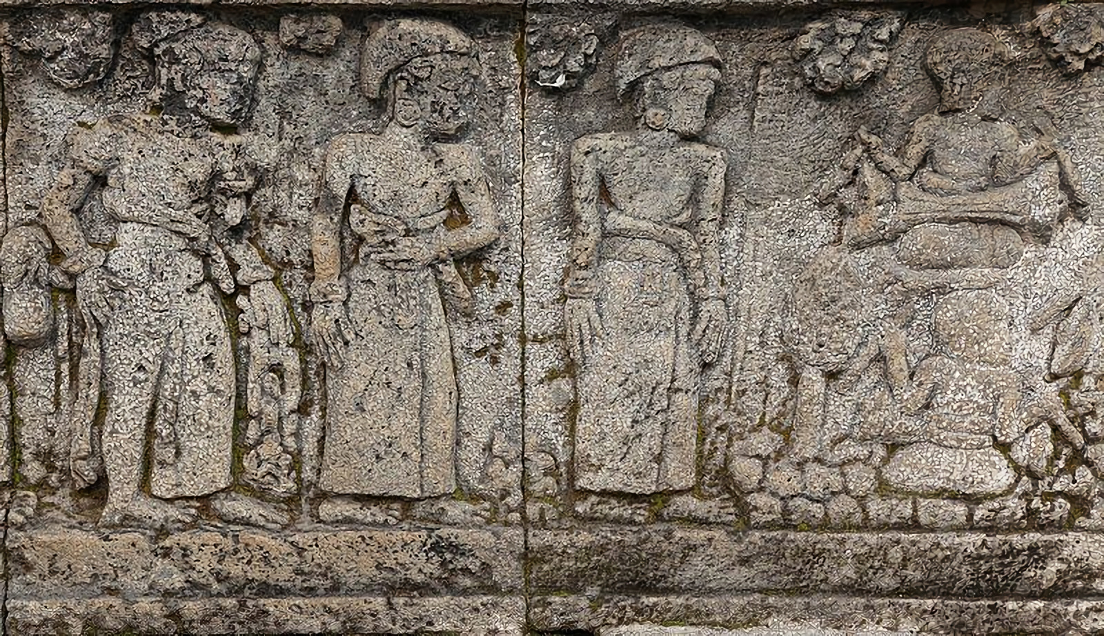 Dongeng Romansa Panji yang Terekam dalam Relief Candi Panataran