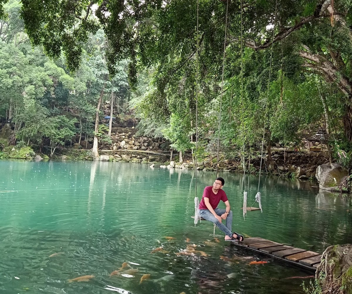Berwisata ke Telaga Biru Cicerem, Danau Sejernih Kaca di Jawa Barat