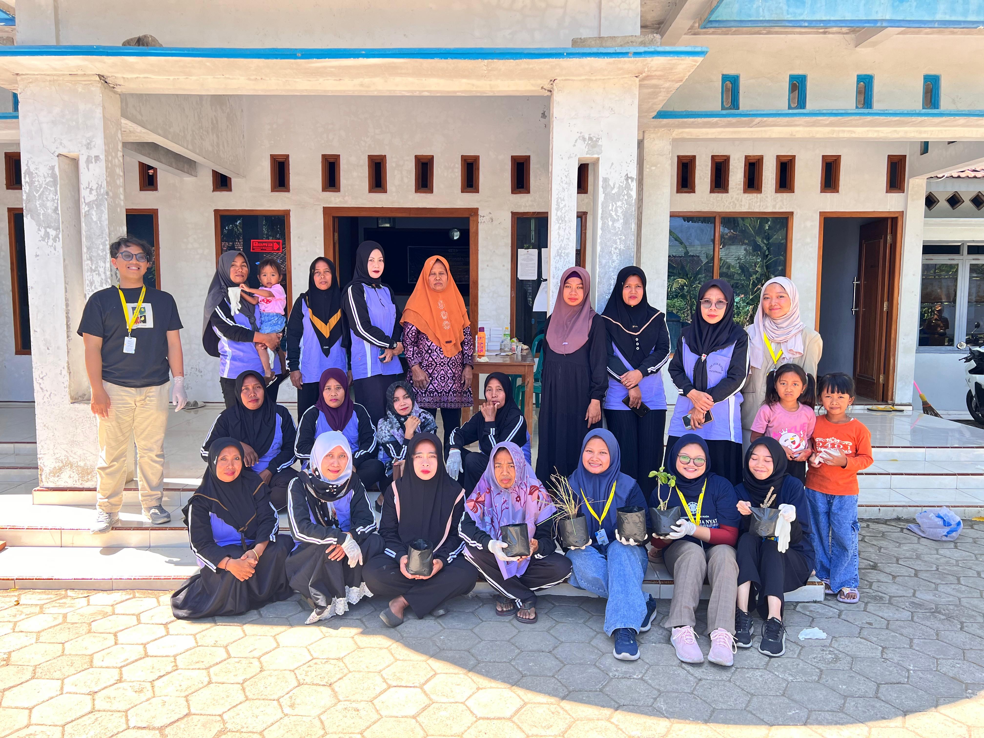 Edukasi Tanaman Obat Keluarga (TOGA) dan Pembuatan Pupuk Organik