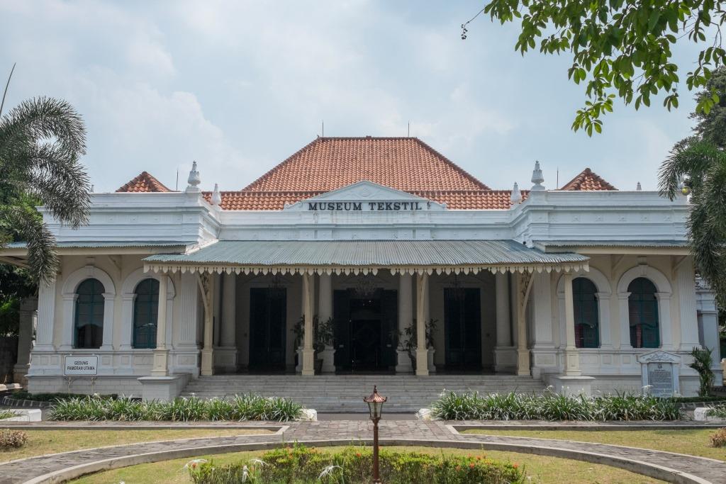 Mengenal Museum Tekstil: Lokasi, Sejarah, Koleksi, hingga Jam Bukanya