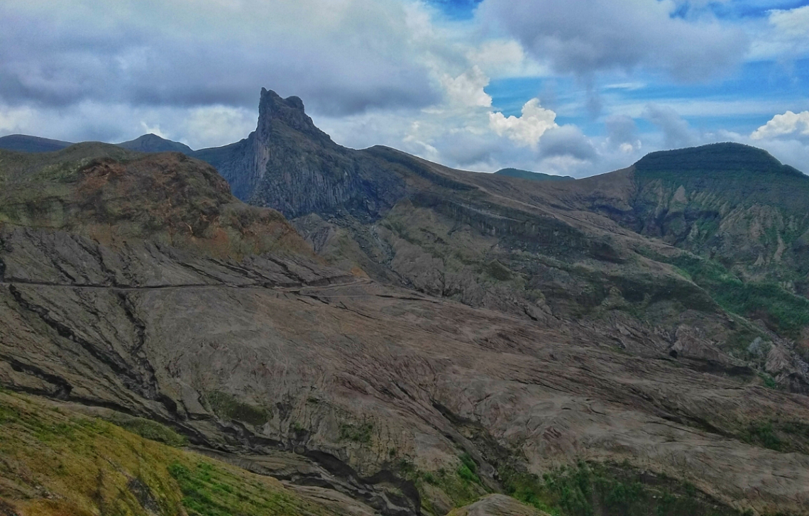 Mitos Lembu Suro di Gunung Kelud yang Menjadi Dasar Pelaksanaan Tradisi ...