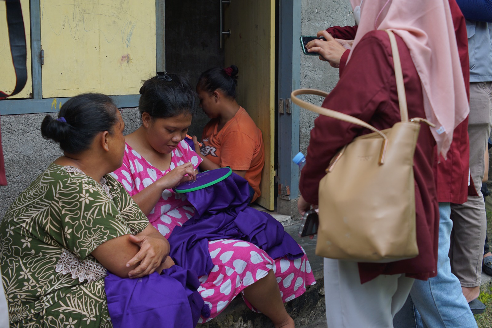 Di balik Indahnya Karya Kerajinan Kain Karawo di Desa Pilolodaa, Gorontalo