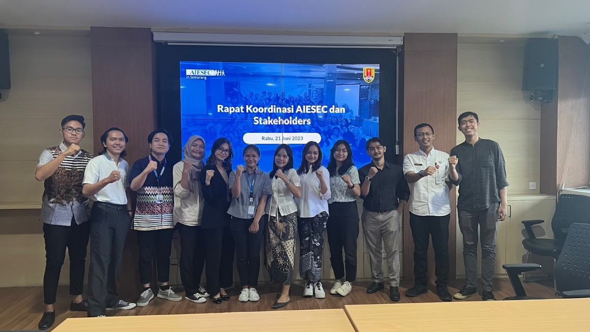 Kolaborasi AIESEC in Semarang dengan Pemerintah Kota Semarang dalam ...