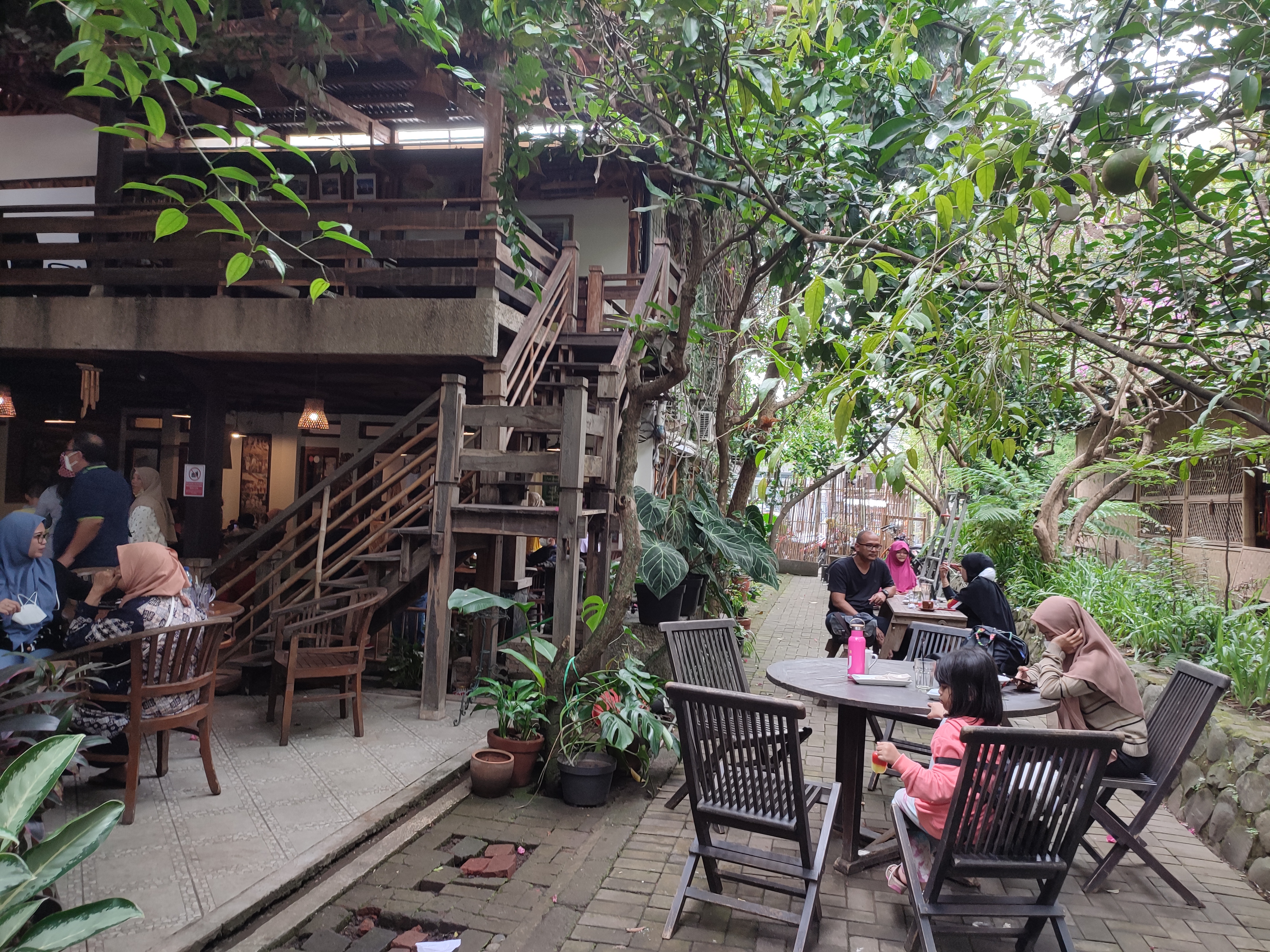 Dapoer Angklung, Cafe Estetik Bernuansa Sunda di Kota Bandung