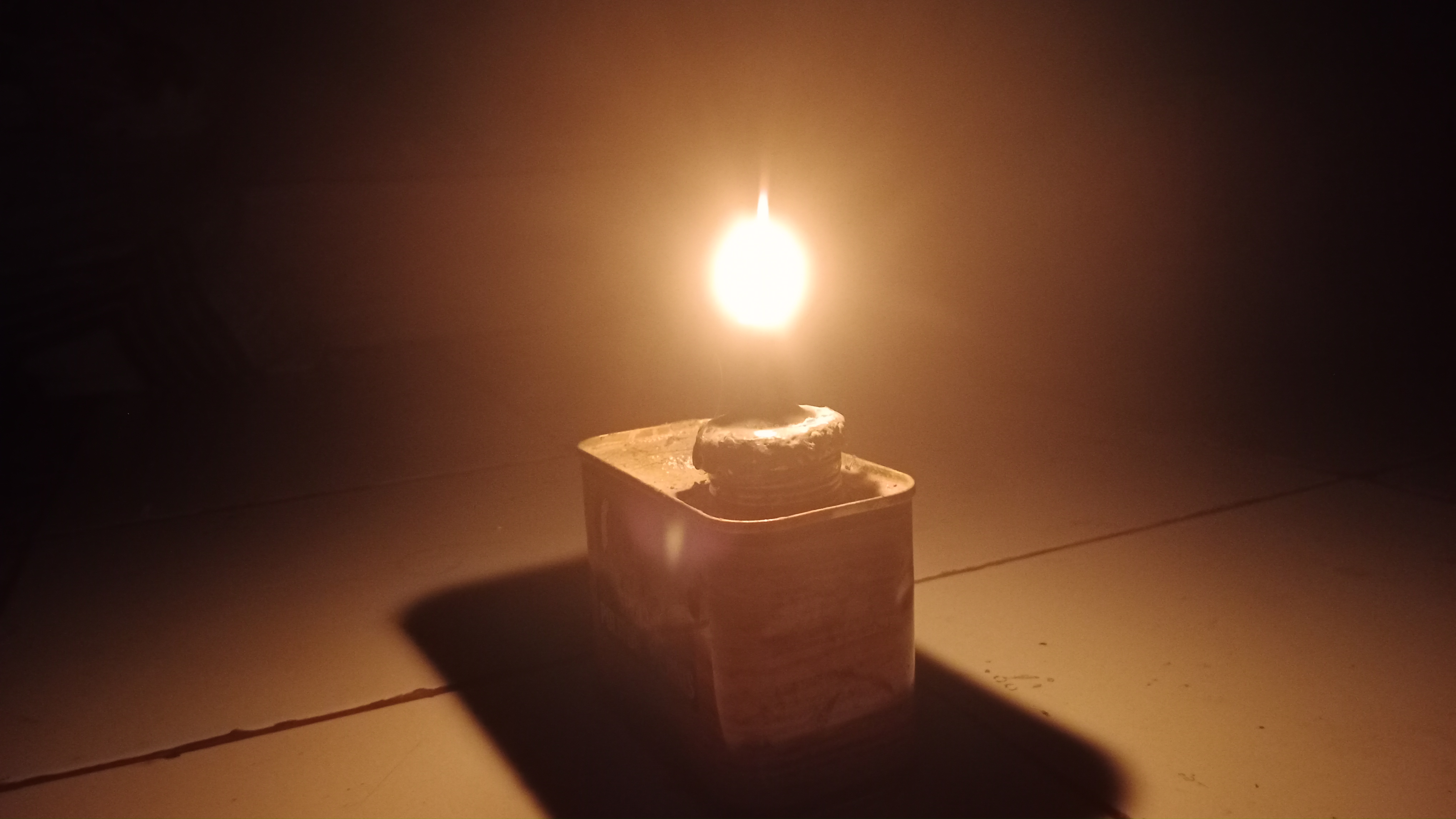 Menerangi Hidup dari Kegelapan: Kisah Sang Pelita di Ujung Desa Bacu-Bacu