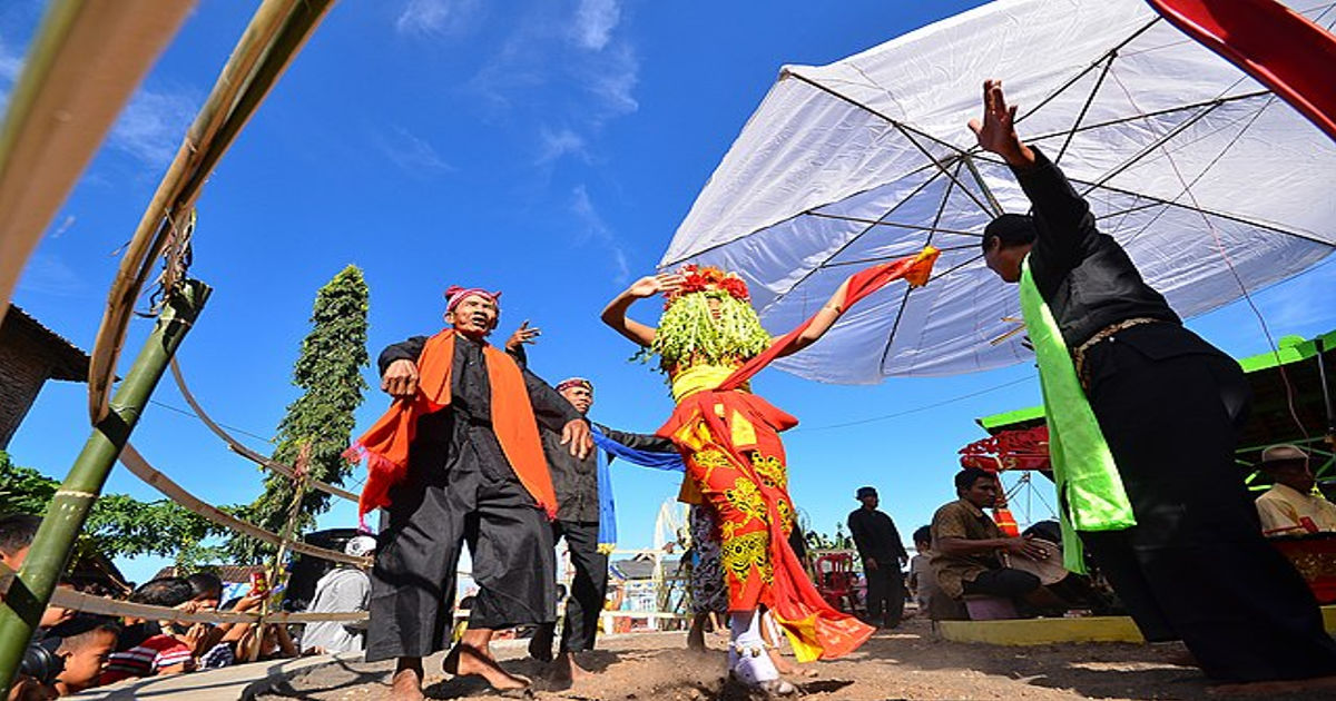 Mengulik Filosofi Di Balik Tabir Mistis Tarian Seblang Olehsari Banyuwangi