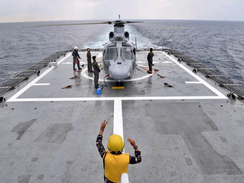 TNI Bawa Kapal Korvet dan Heli Panther Latihan bareng 47 Negara di India