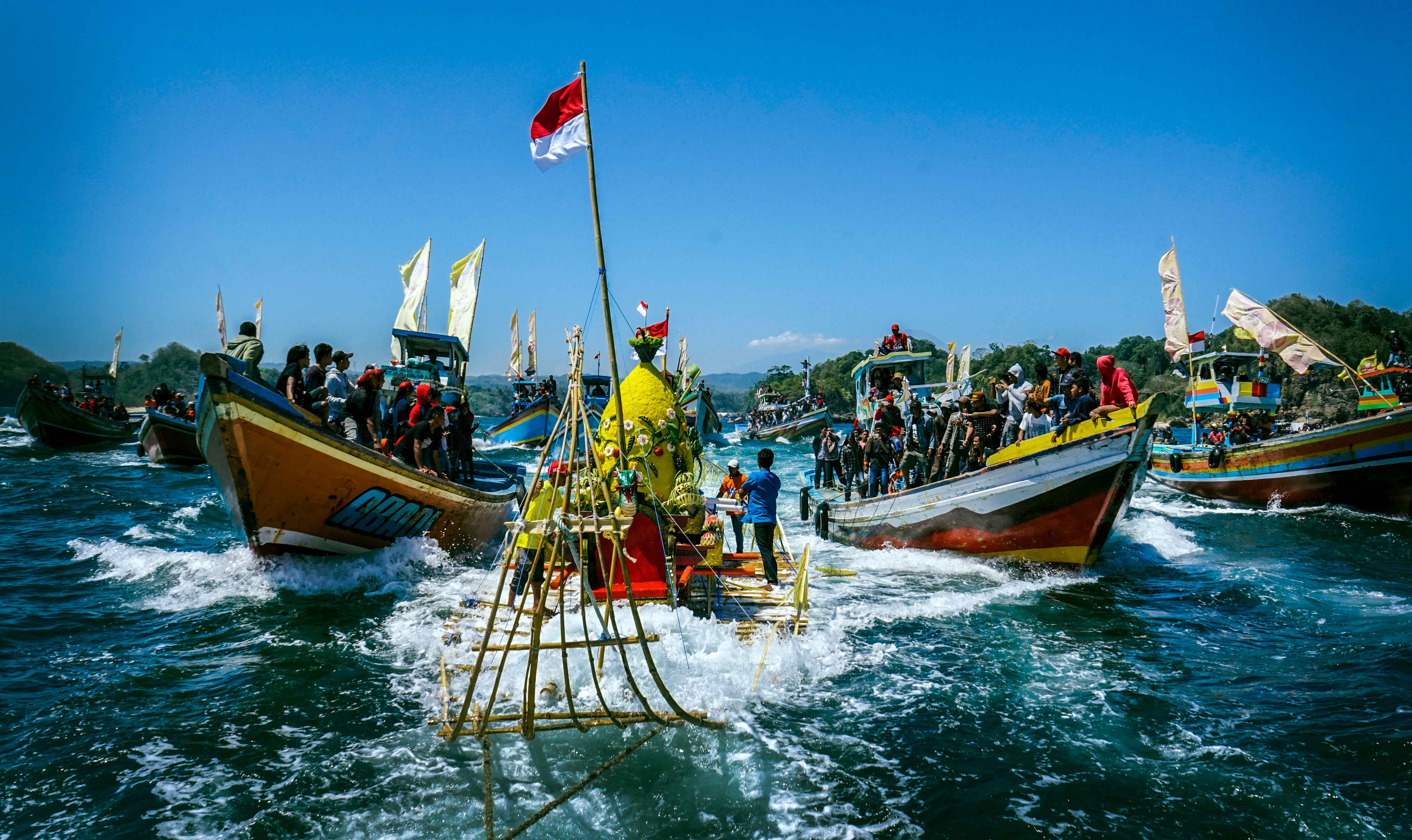 7 Alasan Mengapa Pantai Sendang Biru di Malang Bukan Sekadar Destinasi ...