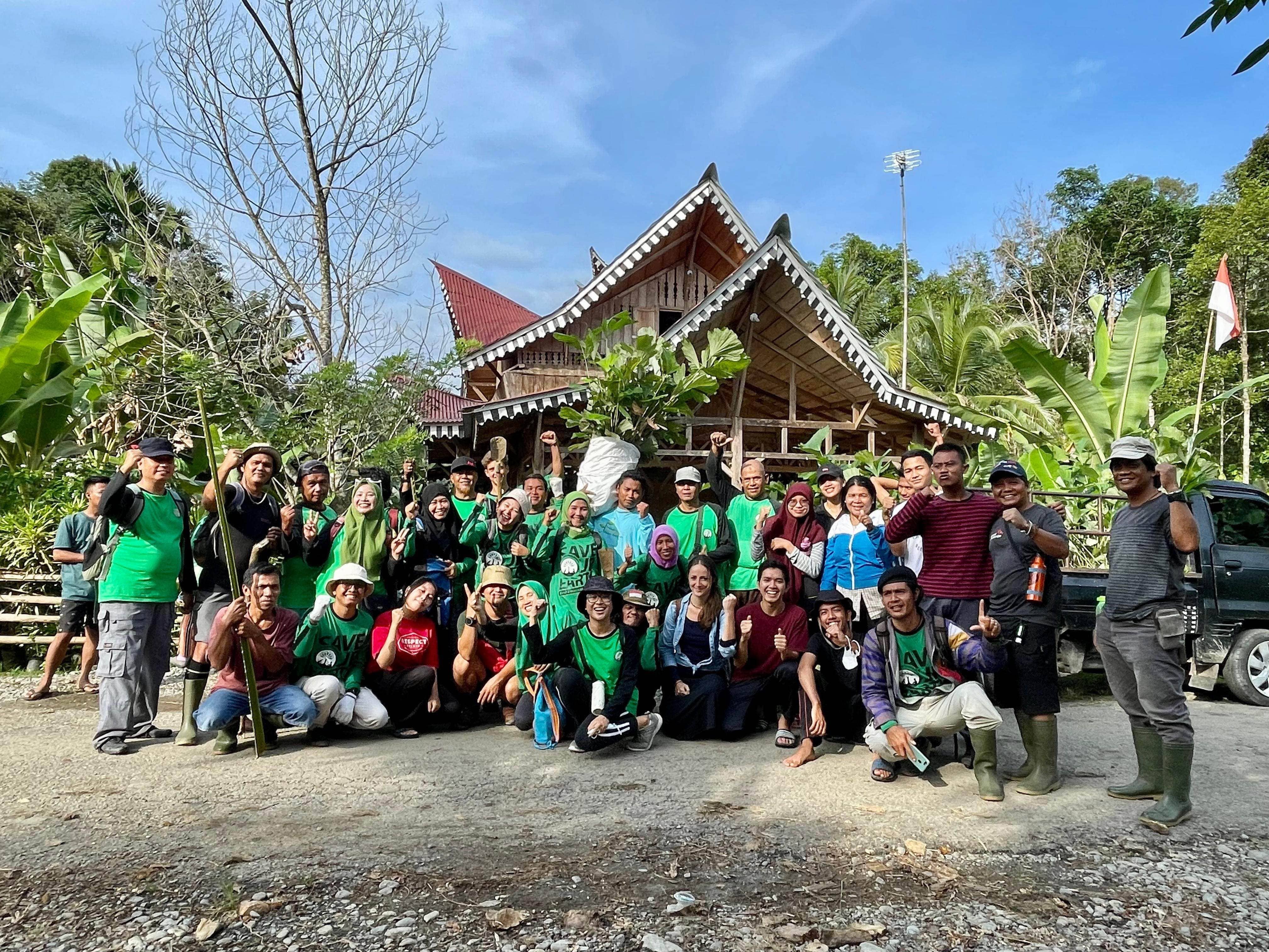 Bangun Desa Daur Ulang Terbesar di Dunia bersama Project Wings Sumatra