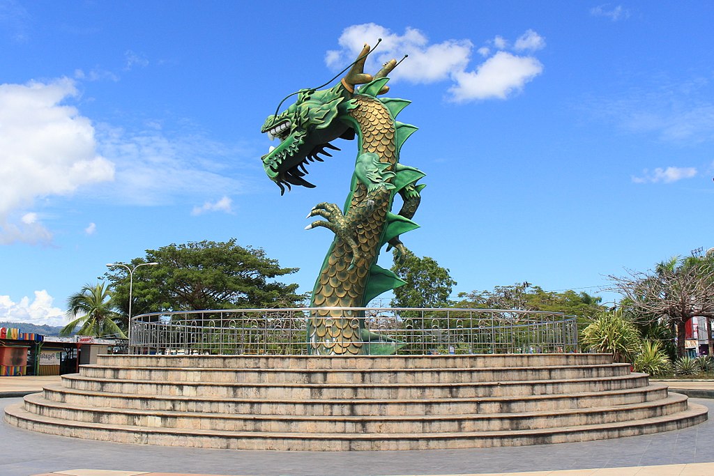 Cerita Patung Naga Kota Baubau yang Berdiri Kokoh "Sepanjang" 5 Kilometer