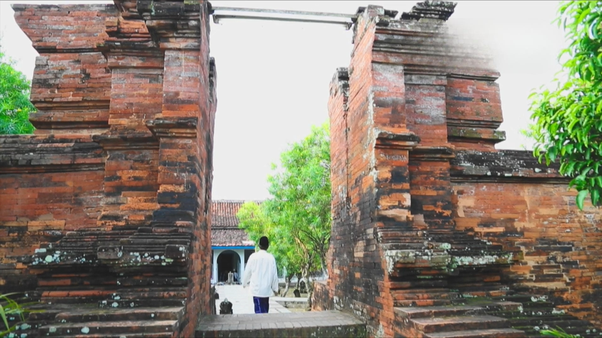 Jejak Sejarah dan Spiritual Makam Arya Sintok dan Sindang Ciputri di ...
