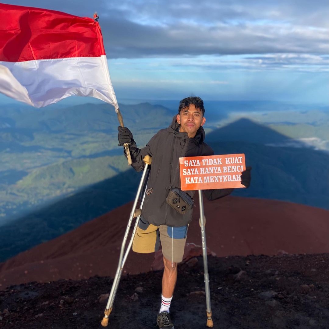 Kembali Beraksi, Anggi Wahyuda Taklukkan Banyak Gunung dengan Satu Kaki
