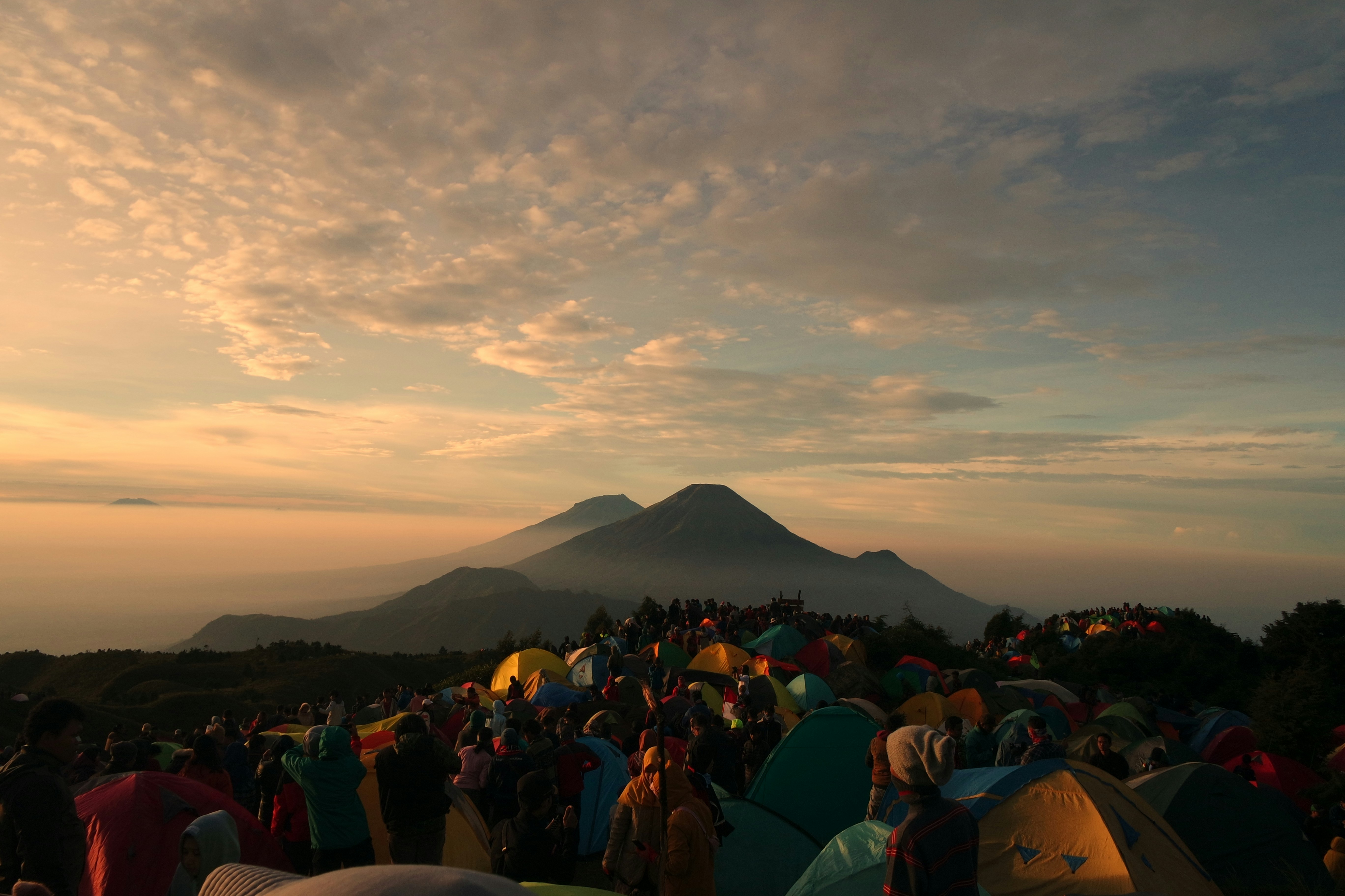 Mengenal Dieng Culture Festival, Ritual Tahunan Potong Rambut Gimbal ...