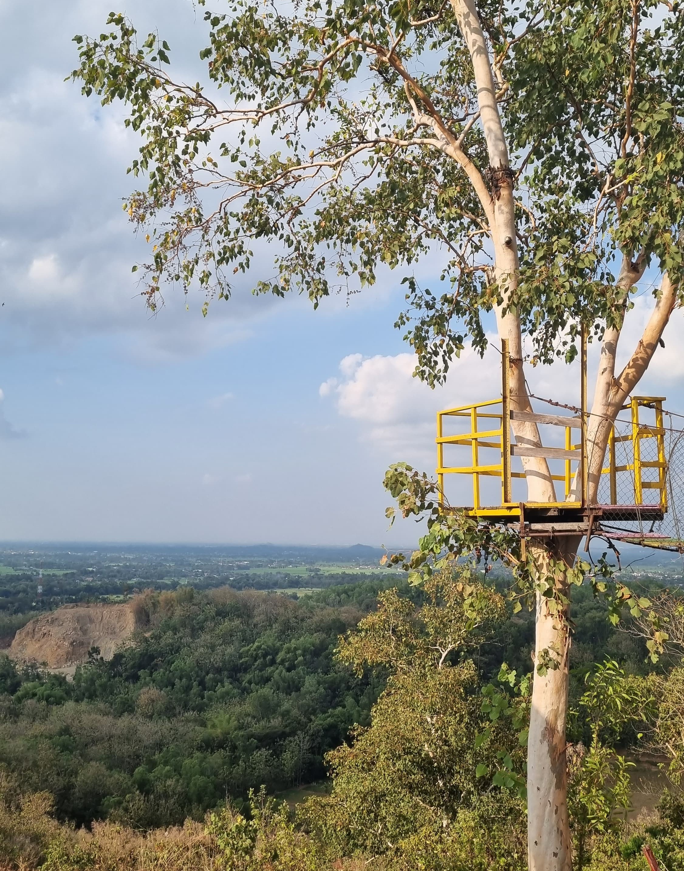 Mengenal Keindahan dan Legenda di Bukit Cinta Watu Prahu