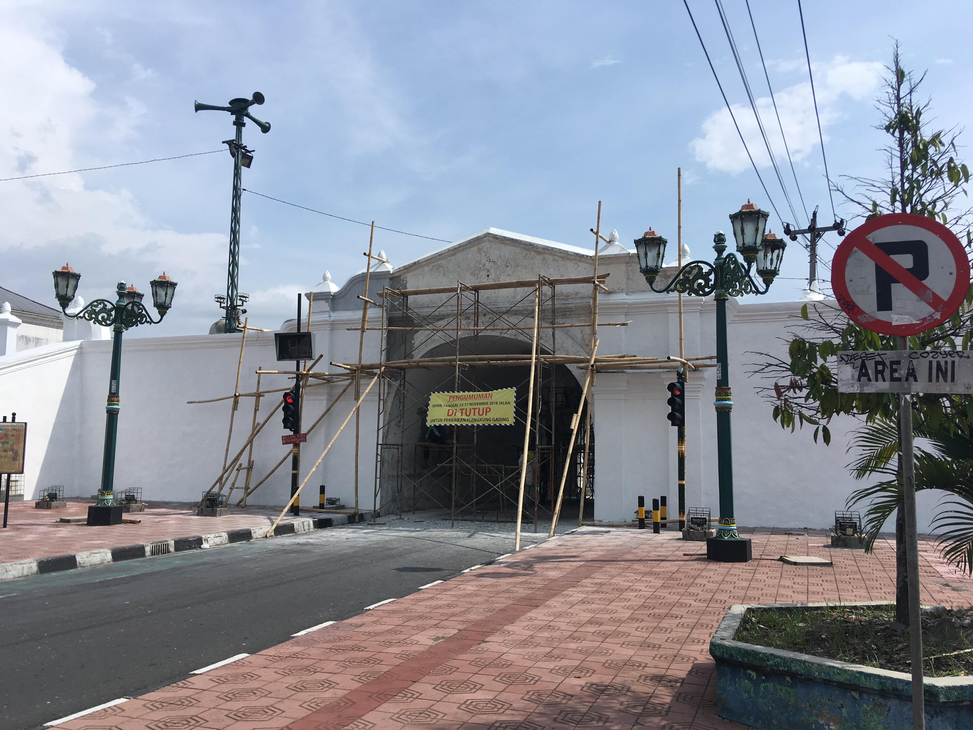 Menguak Keistimewaan Plengkung Gading, Satu-satunya Jalan yang tidak ...