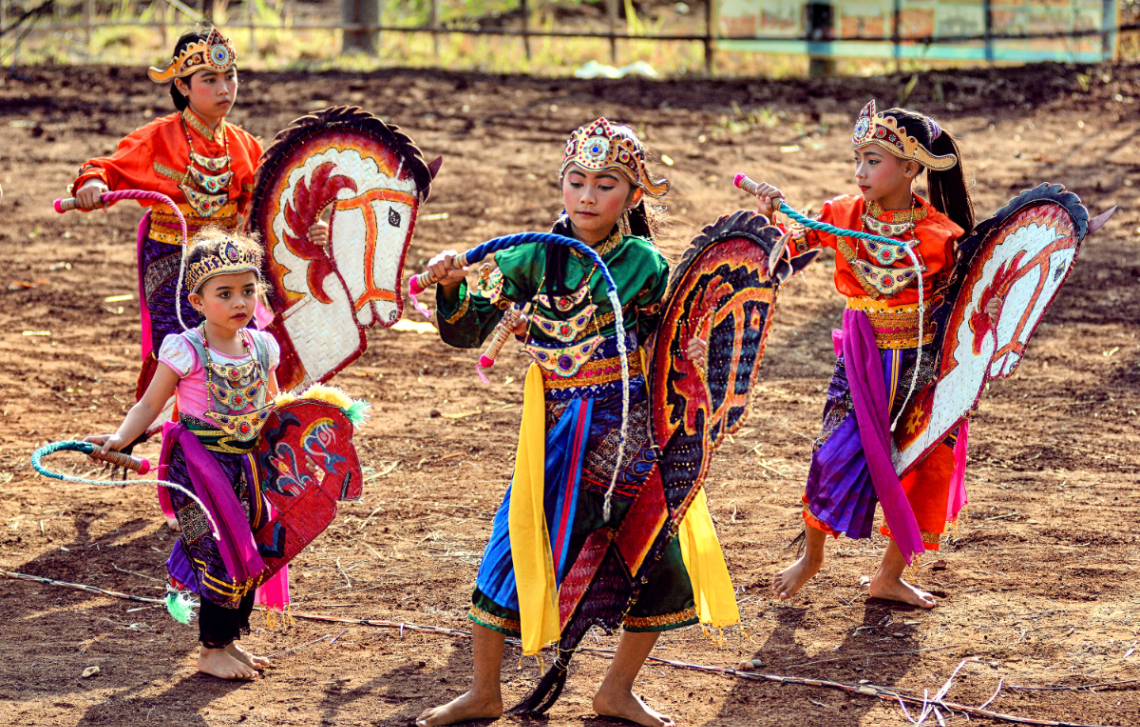 Permainan Tradisional Jaranan dari Jawa, Bermain Sekaligus Melestarikan ...