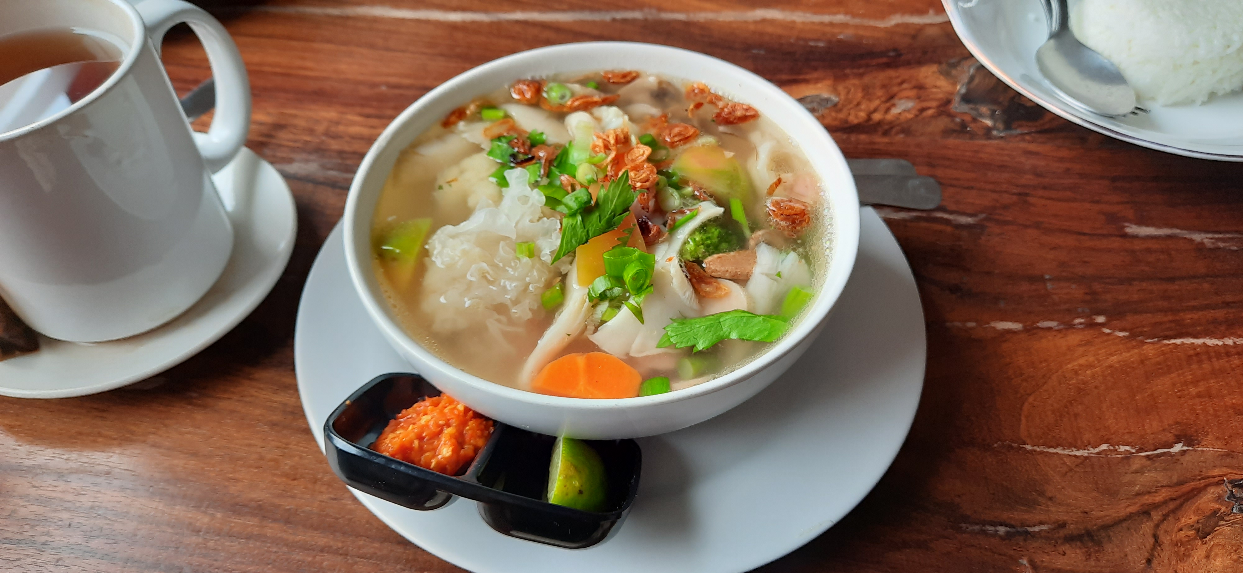 Sop Ayam Pak Min yang Selalu Ramai di Klaten