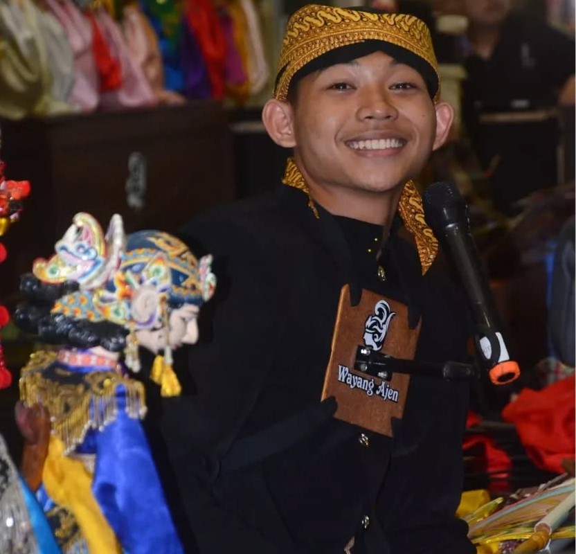 Sosok Aming Ajen, Dalang Gen Z dari Banten yang Jadi Pegiat Budaya