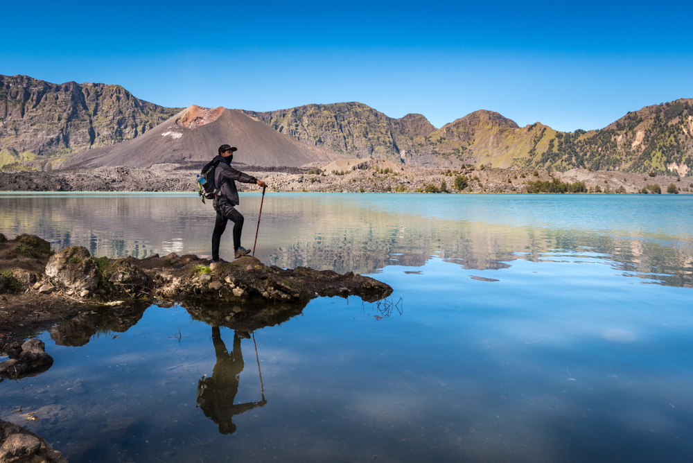 Tertawan di Ketinggian dengan Keindahan Spektakuler Danau Segara Anak ...
