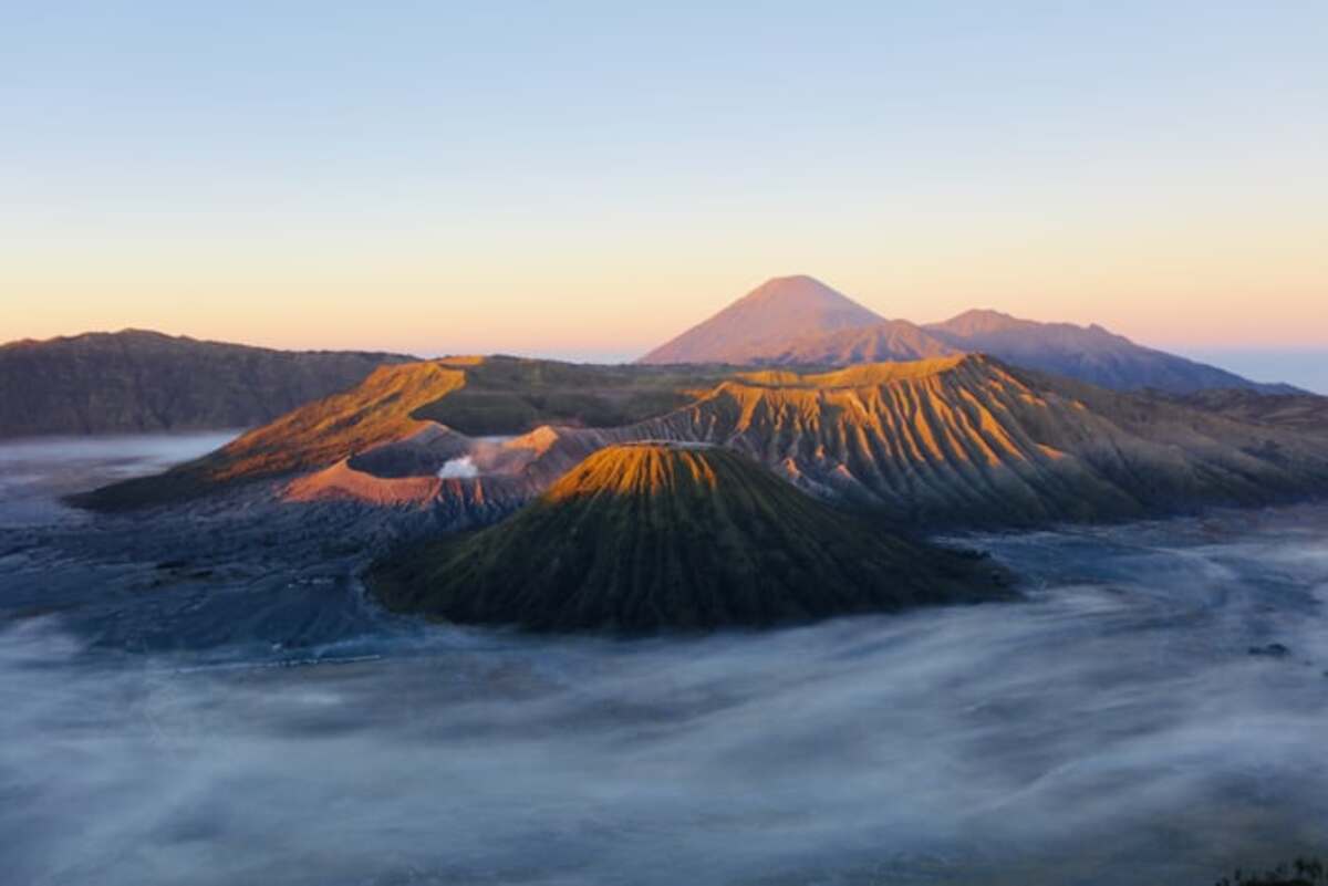 Mengenal Tipe-Tipe Gunung Berapi Aktif di Indonesia