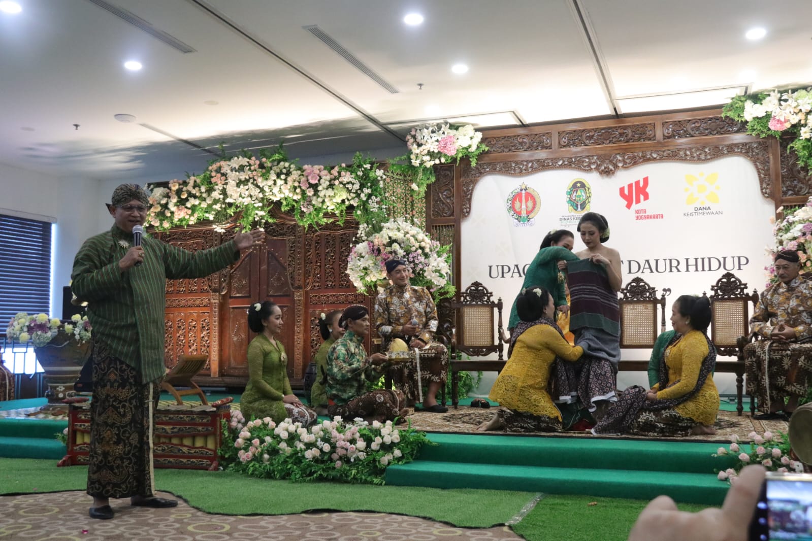 Tingkeban, Makna Tradisi, dan Cara Penentuan Waktu Melakukannya Menurut Budaya Jawa