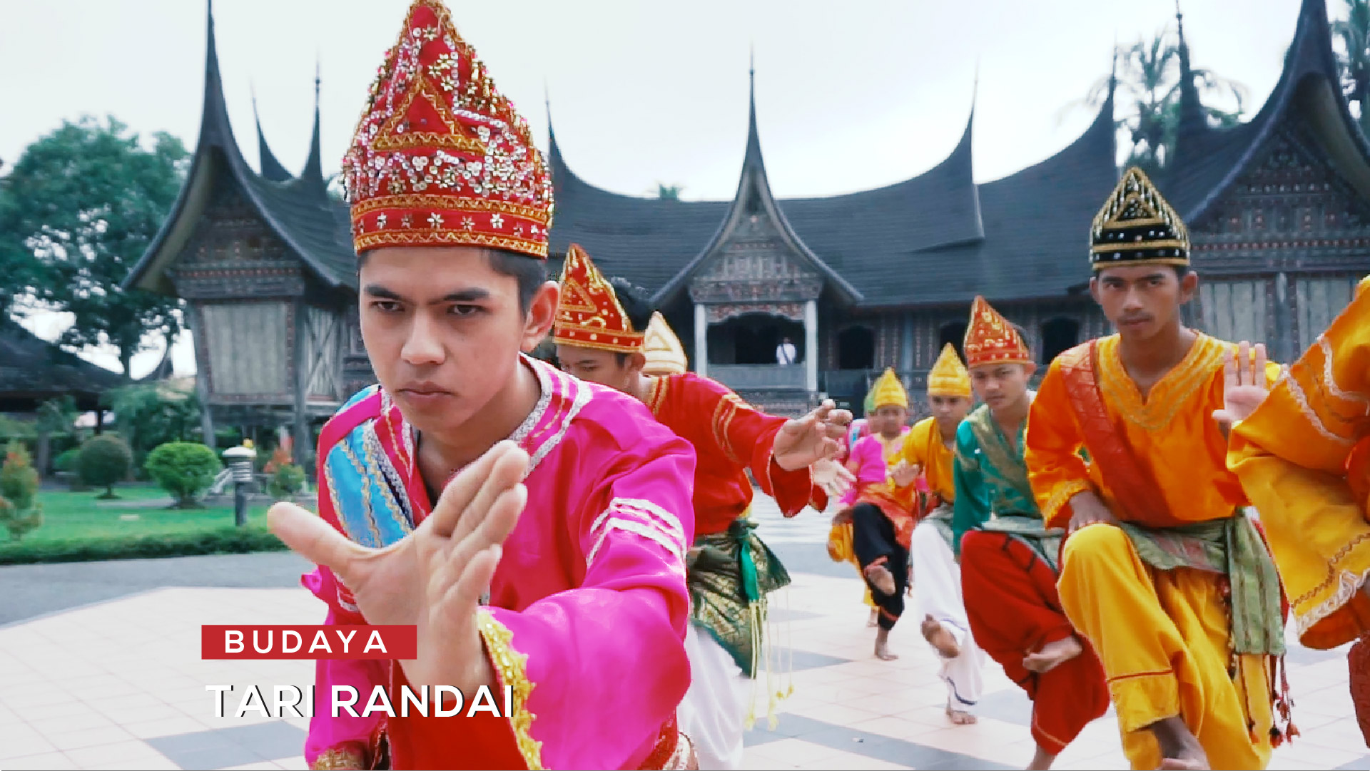 Randai Sebagai Penyampai Cerita Rakyat Minang