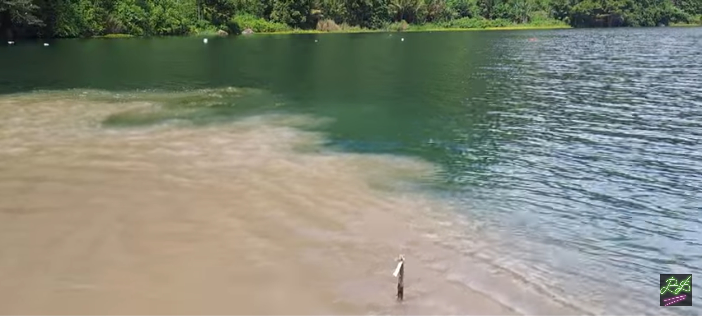 Air tak Menyatu, Ini Keindahan Fenomena Pertemuan Sungai dan Danau Toba