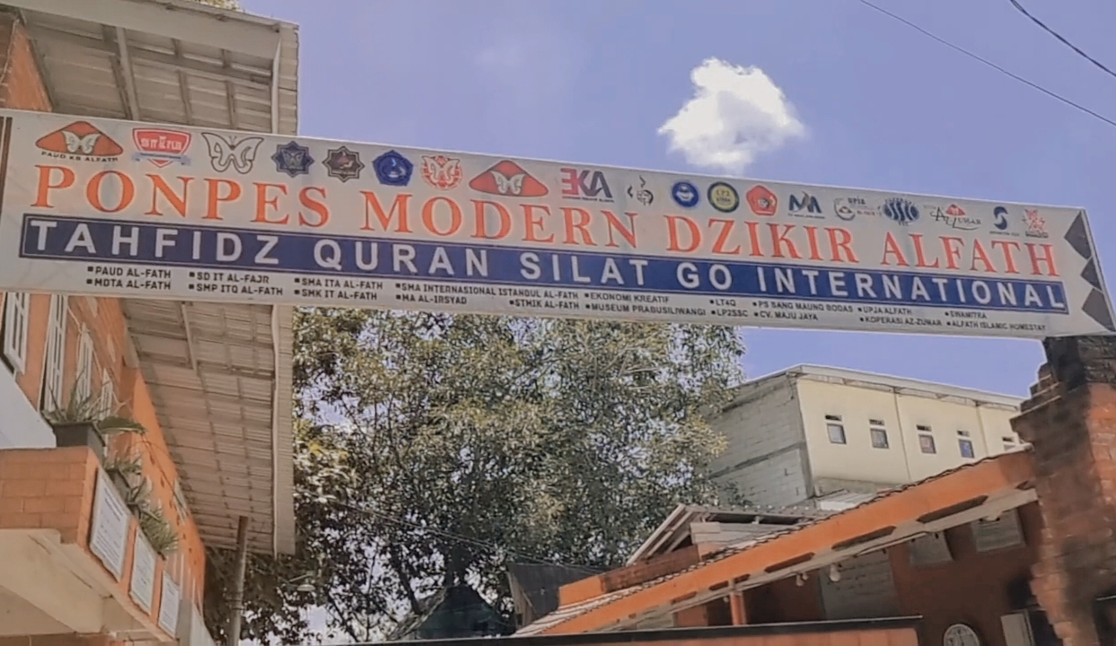 Mengulik Keunikan Ponpes Modern Dzikir Al-fath Sukabumi yang Memadukan Kesenian dan Islam