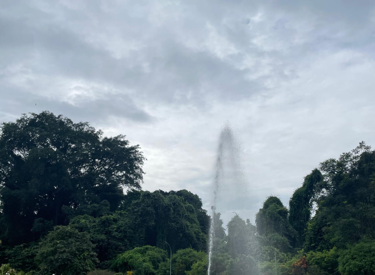 Mengupas Setangkai Melati di Sayap Jibril, Keunikan Sastra Mistis dan ...