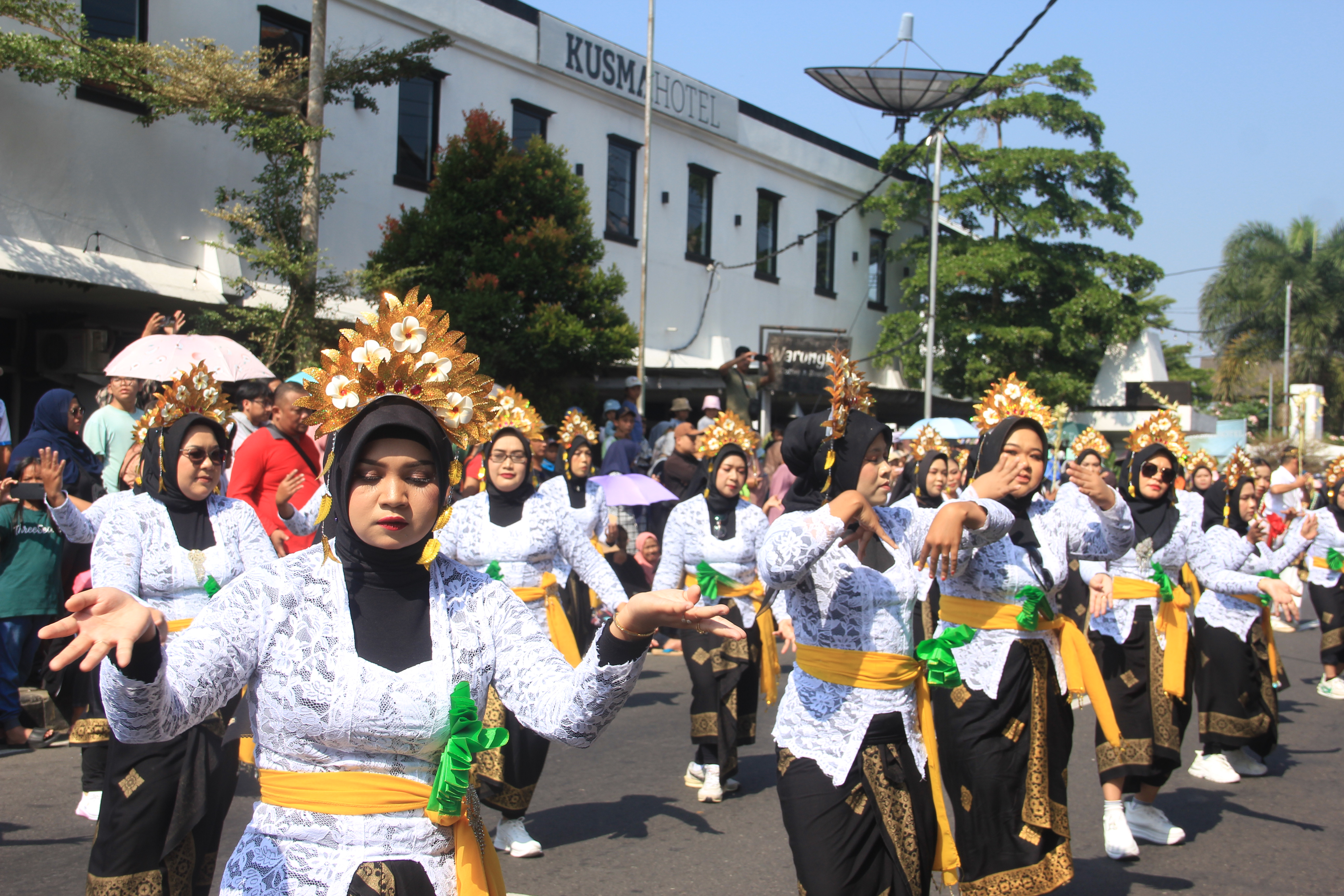 Festival Bunga: Harmoni Warna dan Wangi di Tengah Masyarakat Bandungan