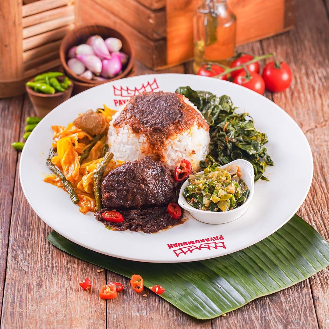 Mengenal Rumah Makan Padang Payakumbuah, Restoran Minang yang sedang ...