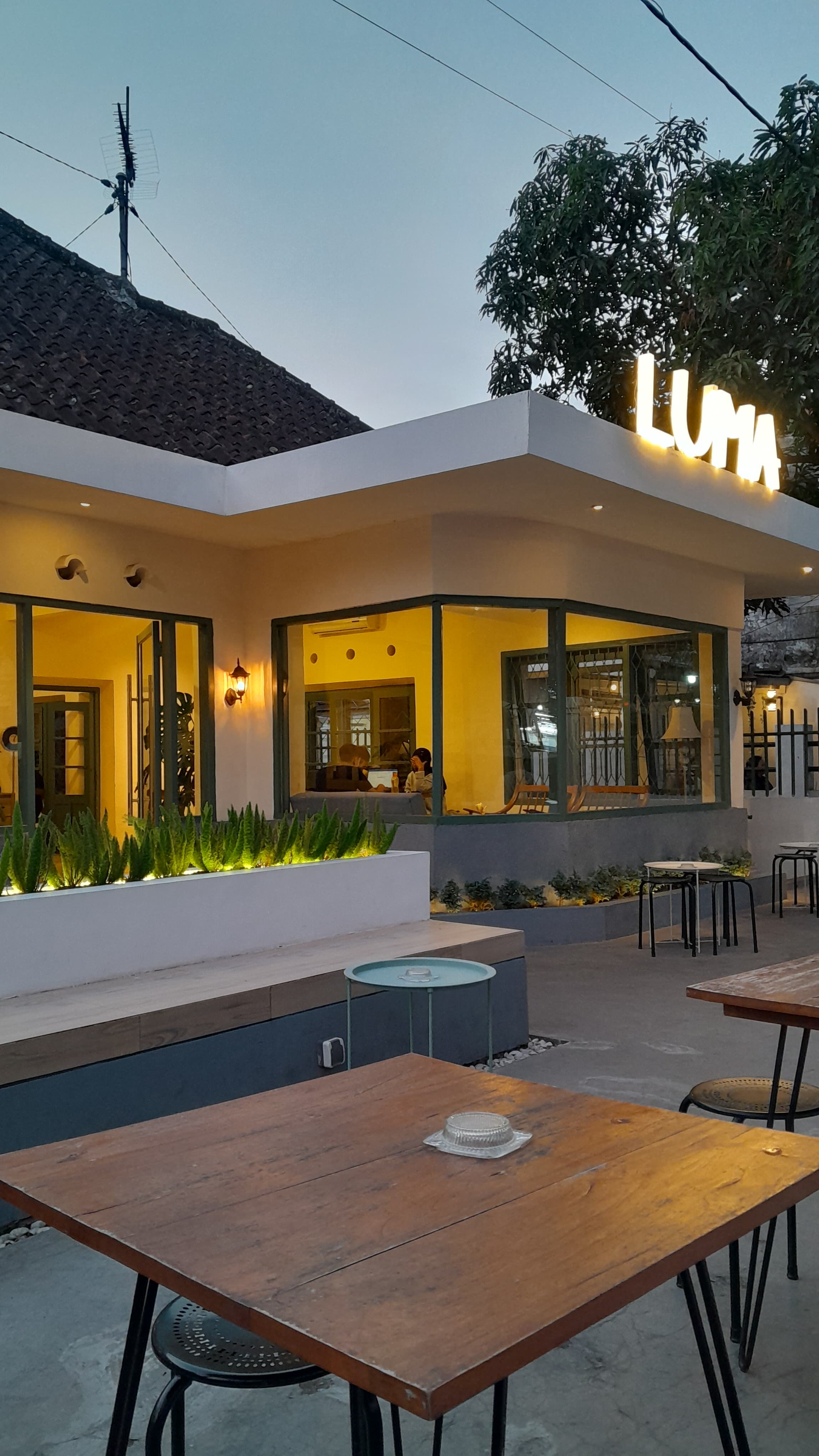 3 Rekomendasi Cafe di Malang yang Estetik, Tertarik Mencoba?