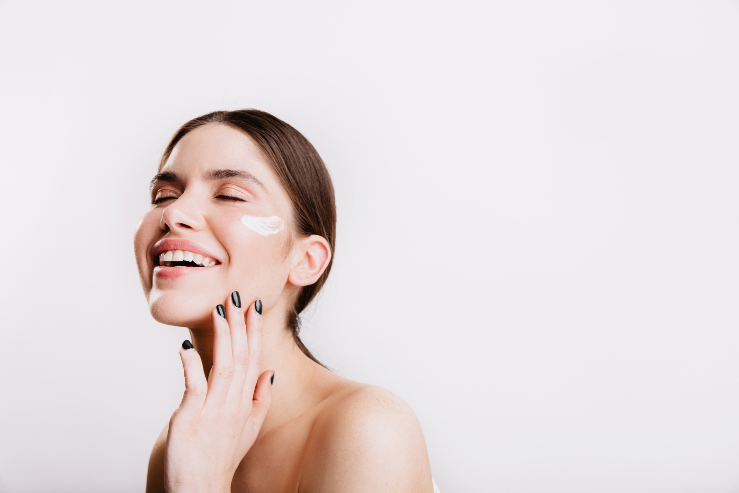 Skin Minimalism, Tren Penggunaan Produk Skincare yang Hemat Waktu dan Biaya