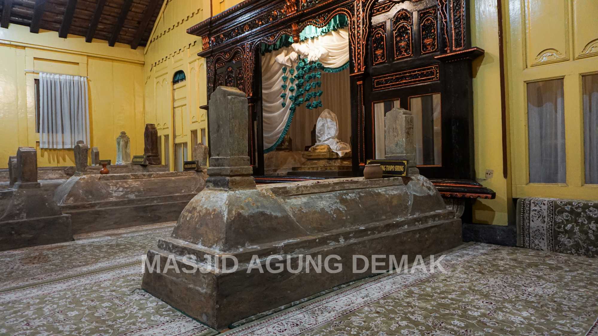 Mengenal Masjid Agung Demak, Tempat Berkumpul Wali Songo pada Era ...