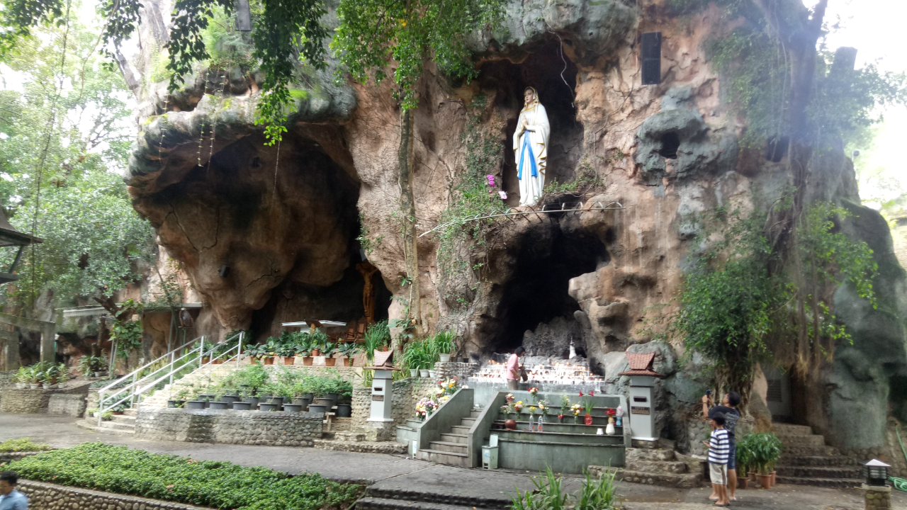 Jelajah Gua Maria dan Tahu Takwa ke Kota Terbesar Ketiga di Jawa Timur