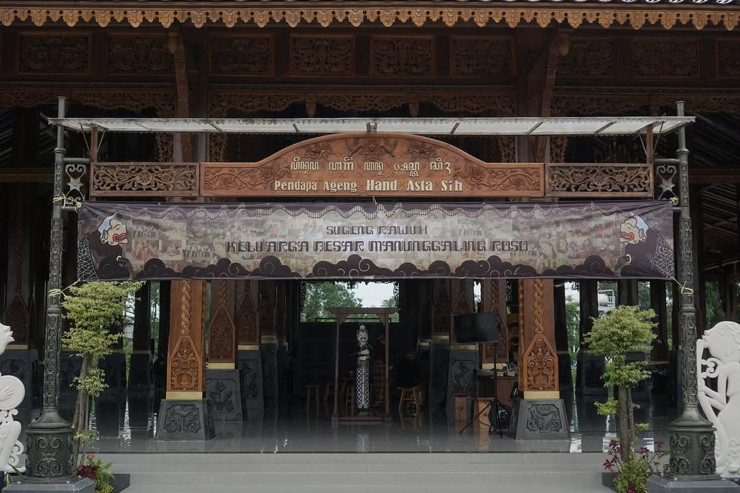Rumah Joglo Kayu Terbesar di Dunia Ada di Blitar, Begini Keunikan ...